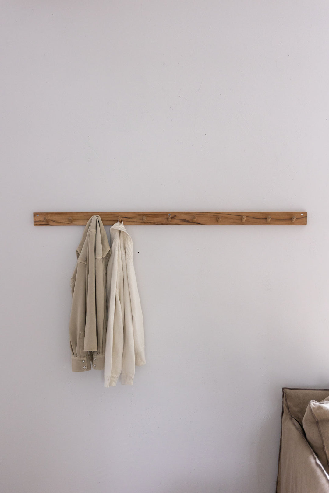 Knaggrekke - 11 knagger Teak – Bolina