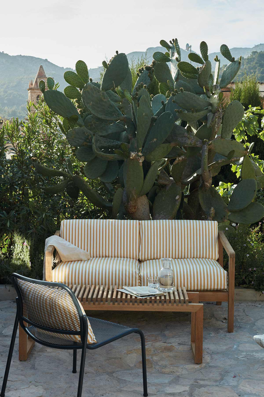 Utesofa - Virkelyst 2-Seter Teak/Golden Yellow Stripe – Bolina